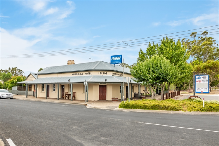 Buy an Old Mundulla Hotel