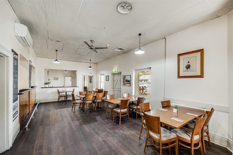 Buy an Old Mundulla Hotel